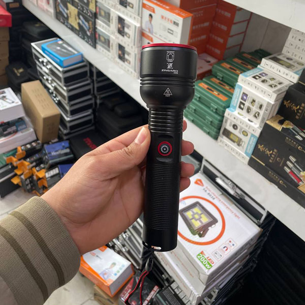 قیمت و خرید چراغ قوه دستی زینگارو 2208 از مسترکوه بانه